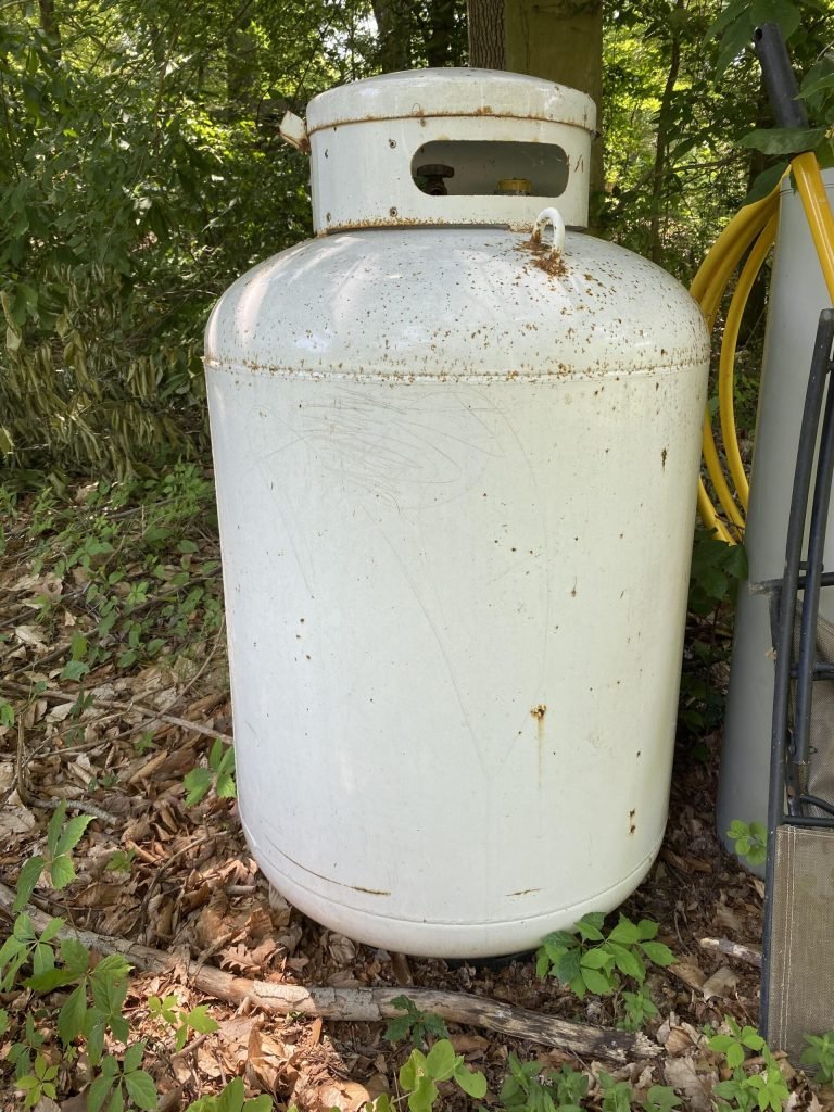 Used 120 Vertical Propane TANKS - californiapropanedepot